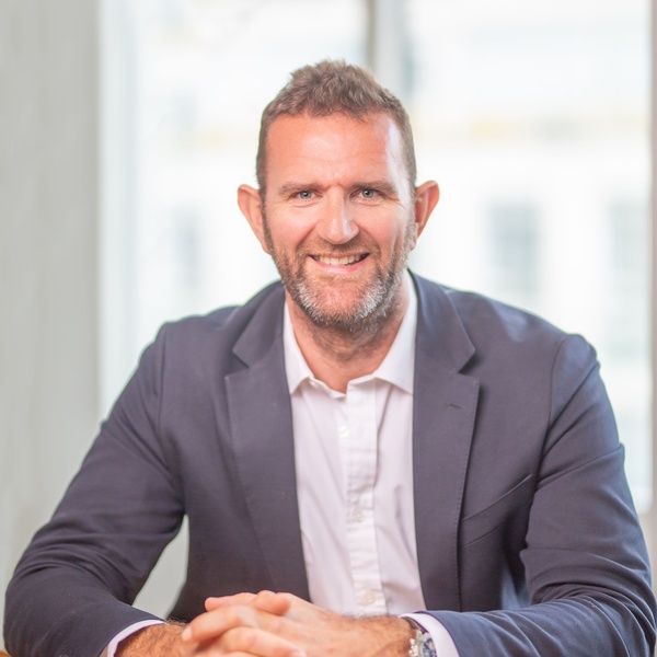 Contact | MDW Capital | London